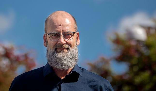 Sundhedschefen skifter spor