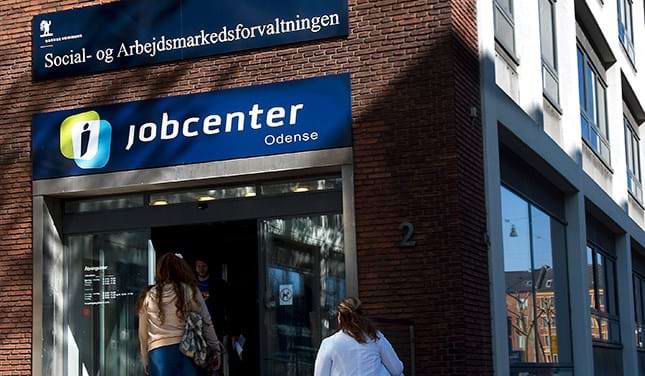 Nyuddannede akademikere får ledigheden til at stige